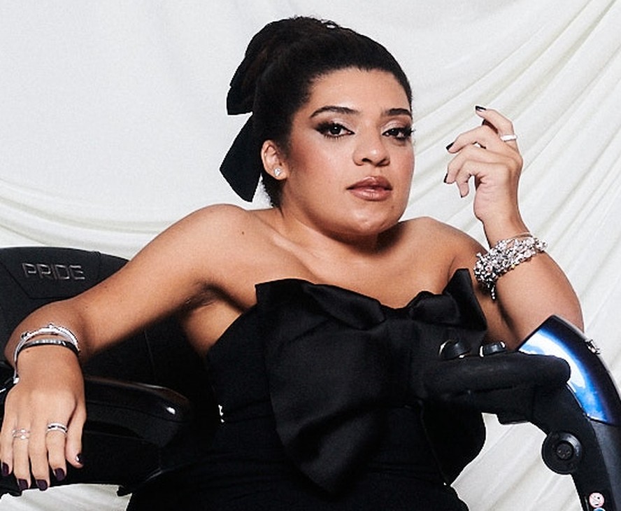 Pequena Lo reflete sobre vida amorosa da mulher PCD: 'Temos todo ...