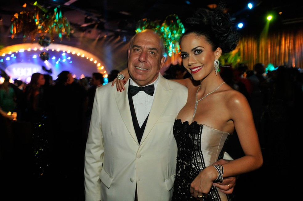 Daniela Albuquerque celebra 19 anos de casamento com Amilcare Dallevo Jr.