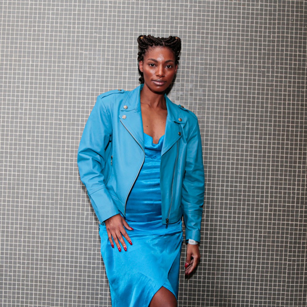 Tina Calamba desfila em mais um dia de SPFW N55