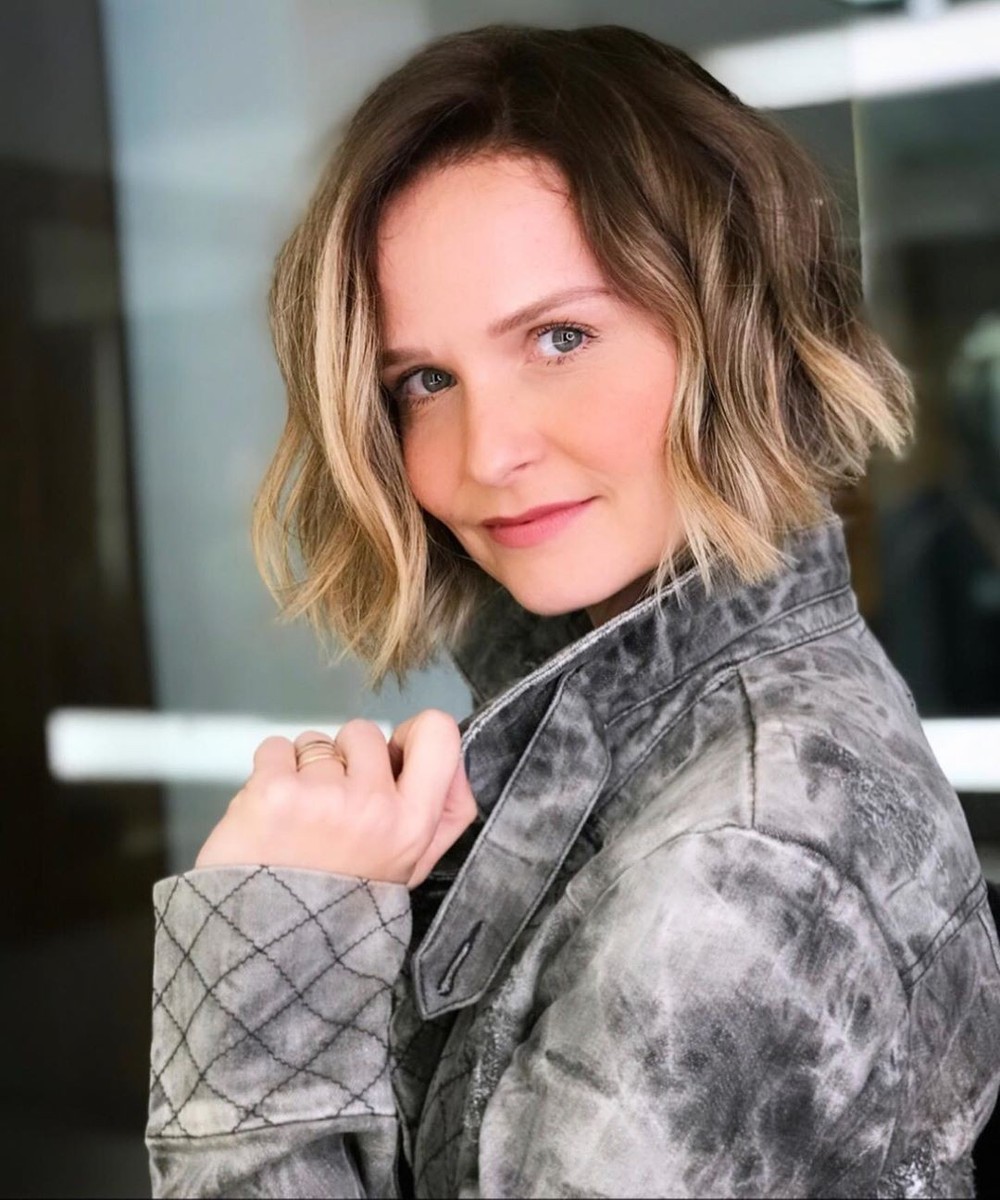 Tesoura nele! Fernanda Rodrigues muda visual; veja transformação