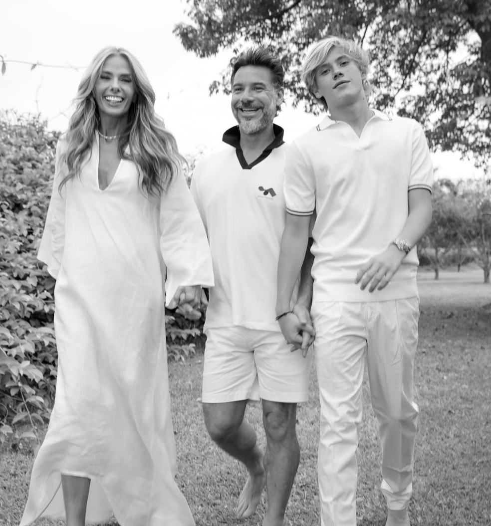 Adriane Galisteu faz homenagem de aniversário para o marido