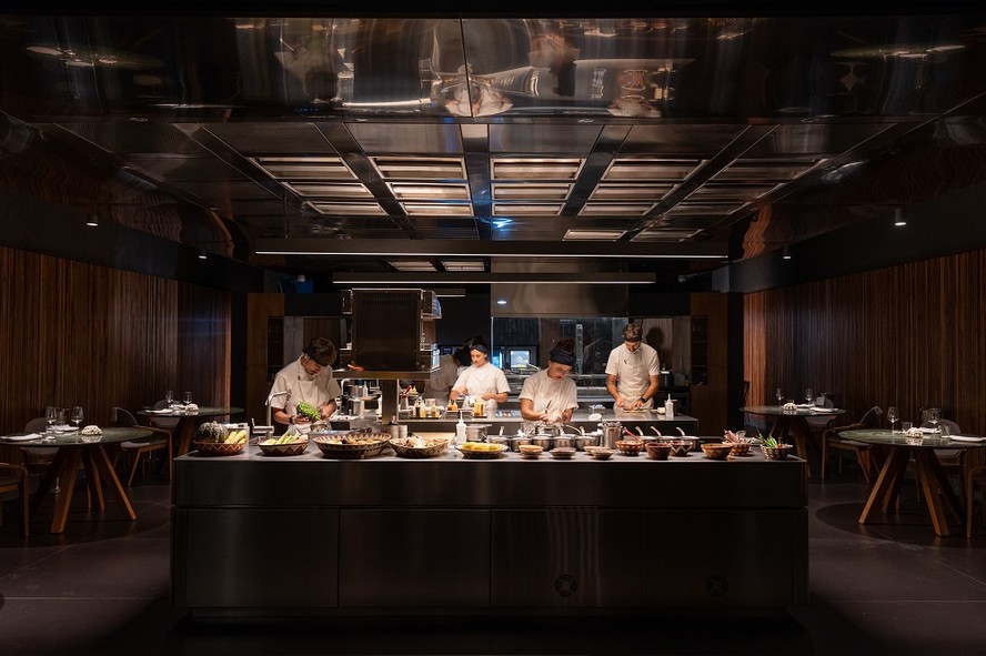 O voo do novo Tuju, do casal Ivan Ralston e Katherina Cordás