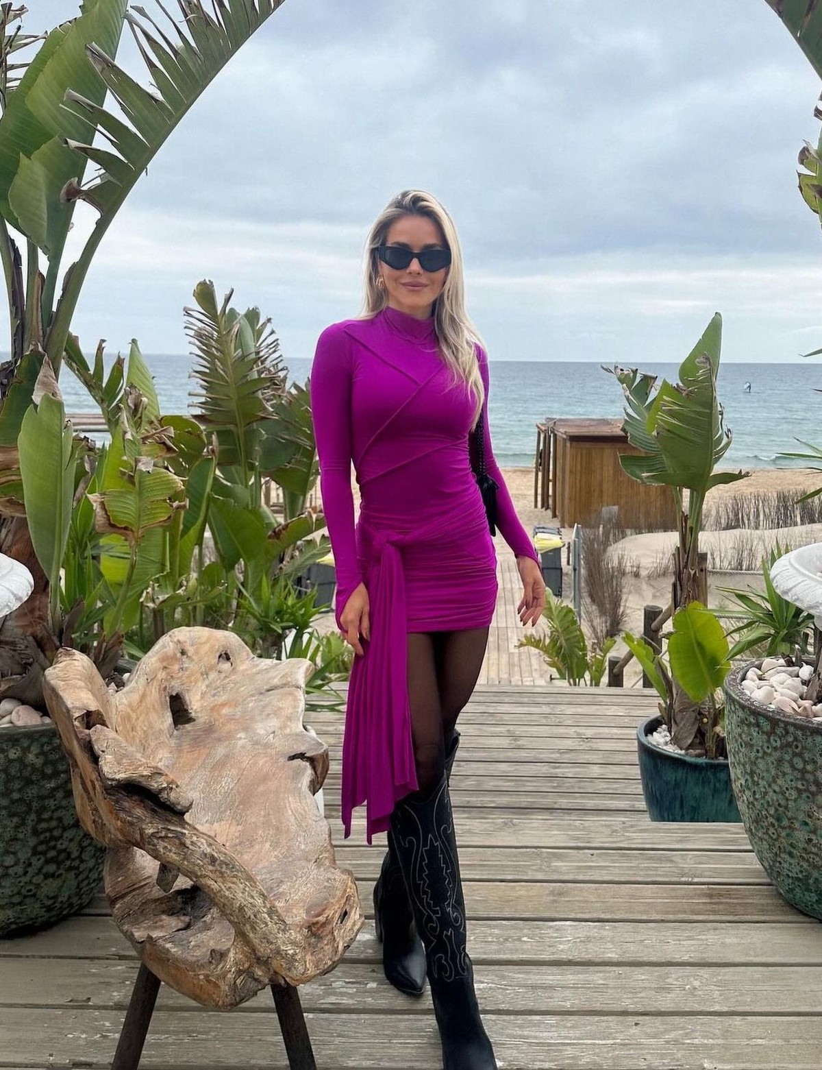 Monique Alfradique abre álbum de viagem a Portugal