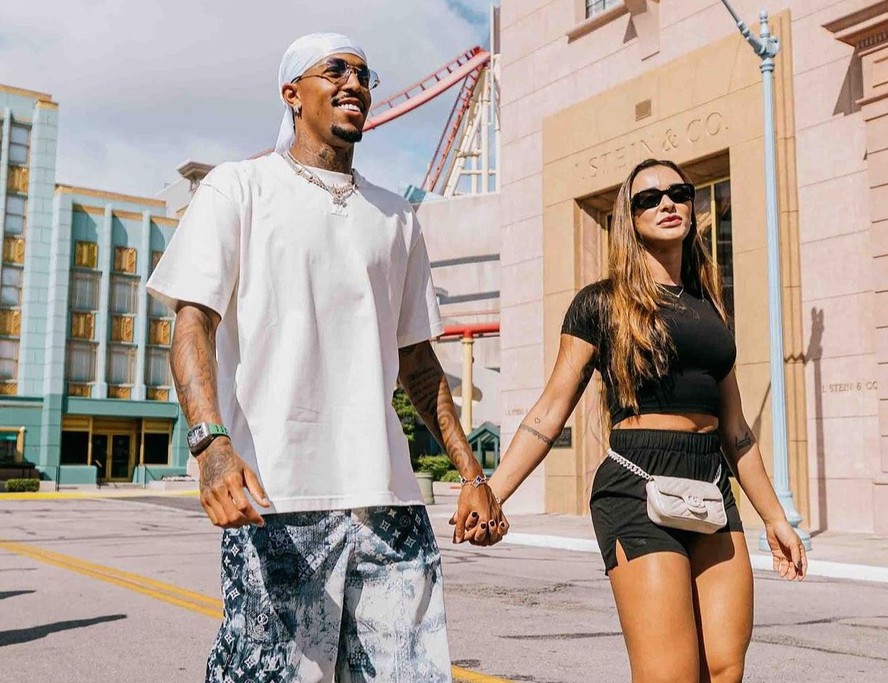 Éder Militão tem 'day off' ao lado da namorada, Tainá Castro