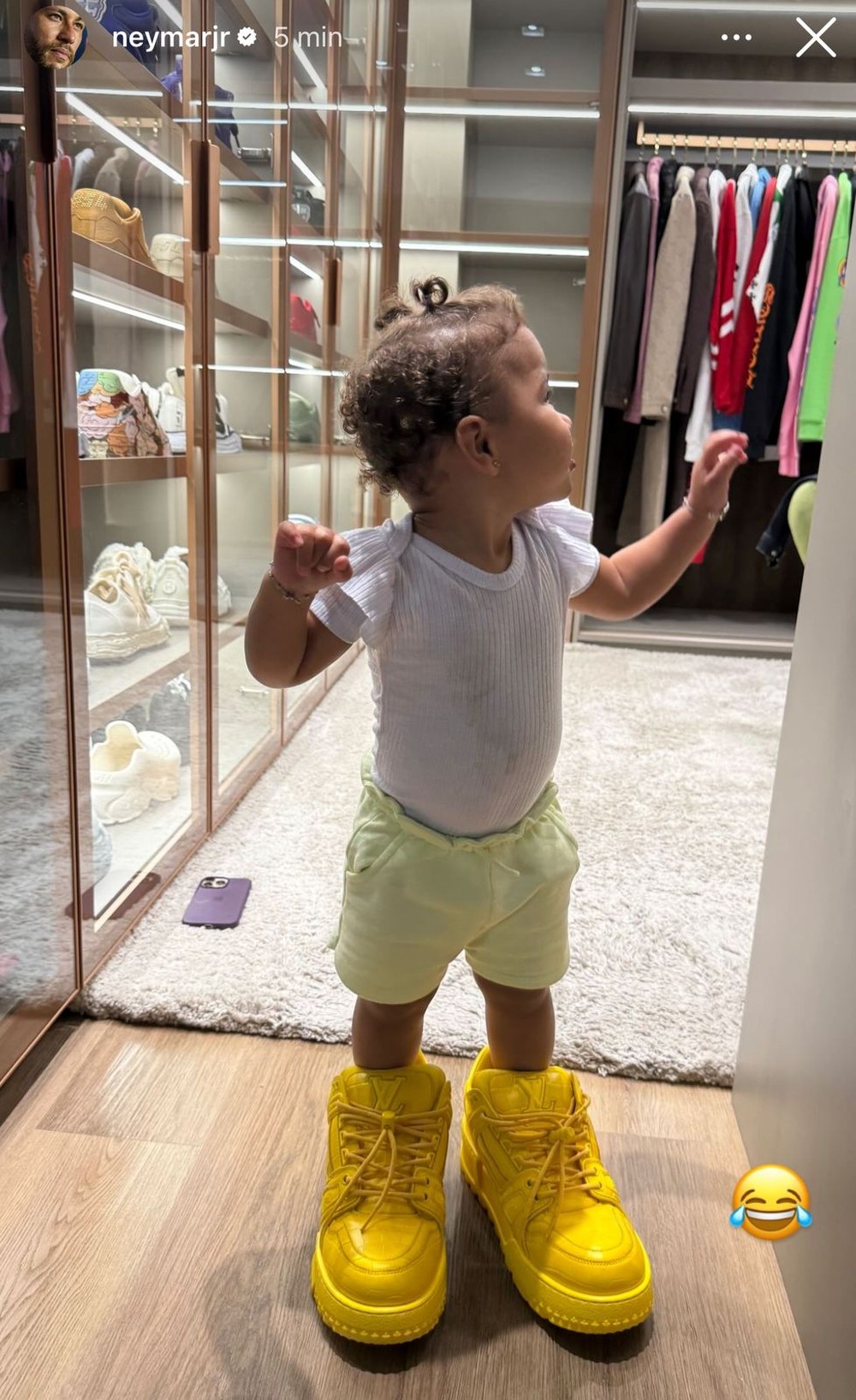 Neymar exibe momento fofo com Mavie e Bruna Biancardi