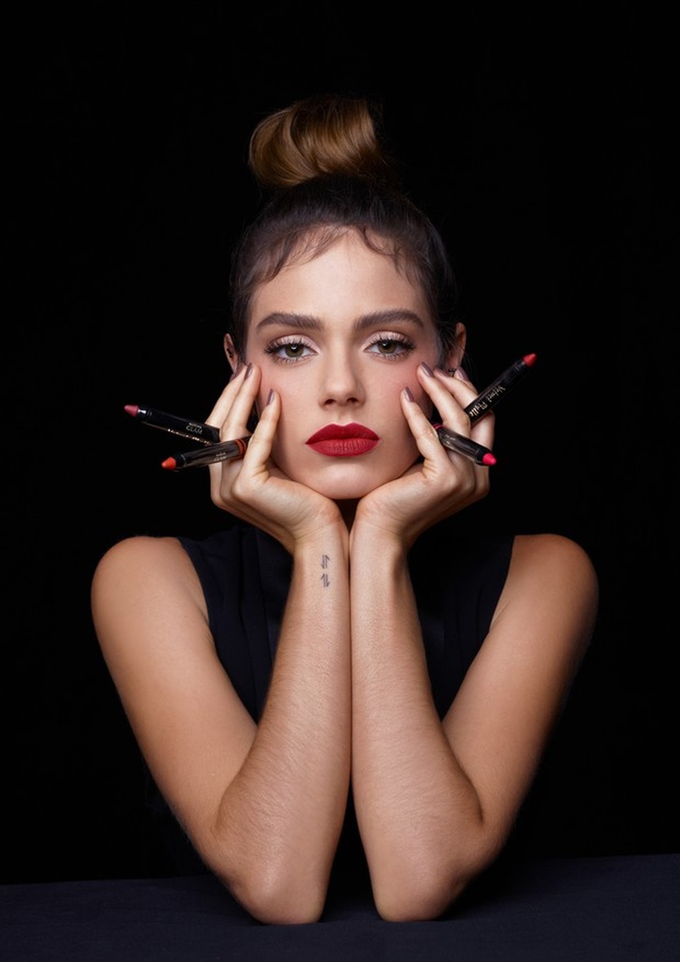 Carol Trentini, Laura Neiva e Sheron Menezzes estrelam nova marca de make