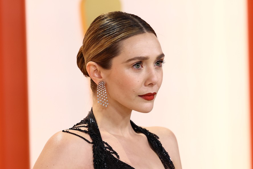 Elizabeth Olsen aconselha atores a não assinar contrato para vários ...