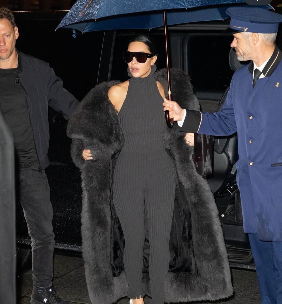Kim Kardashian abre álbum de estadia na França