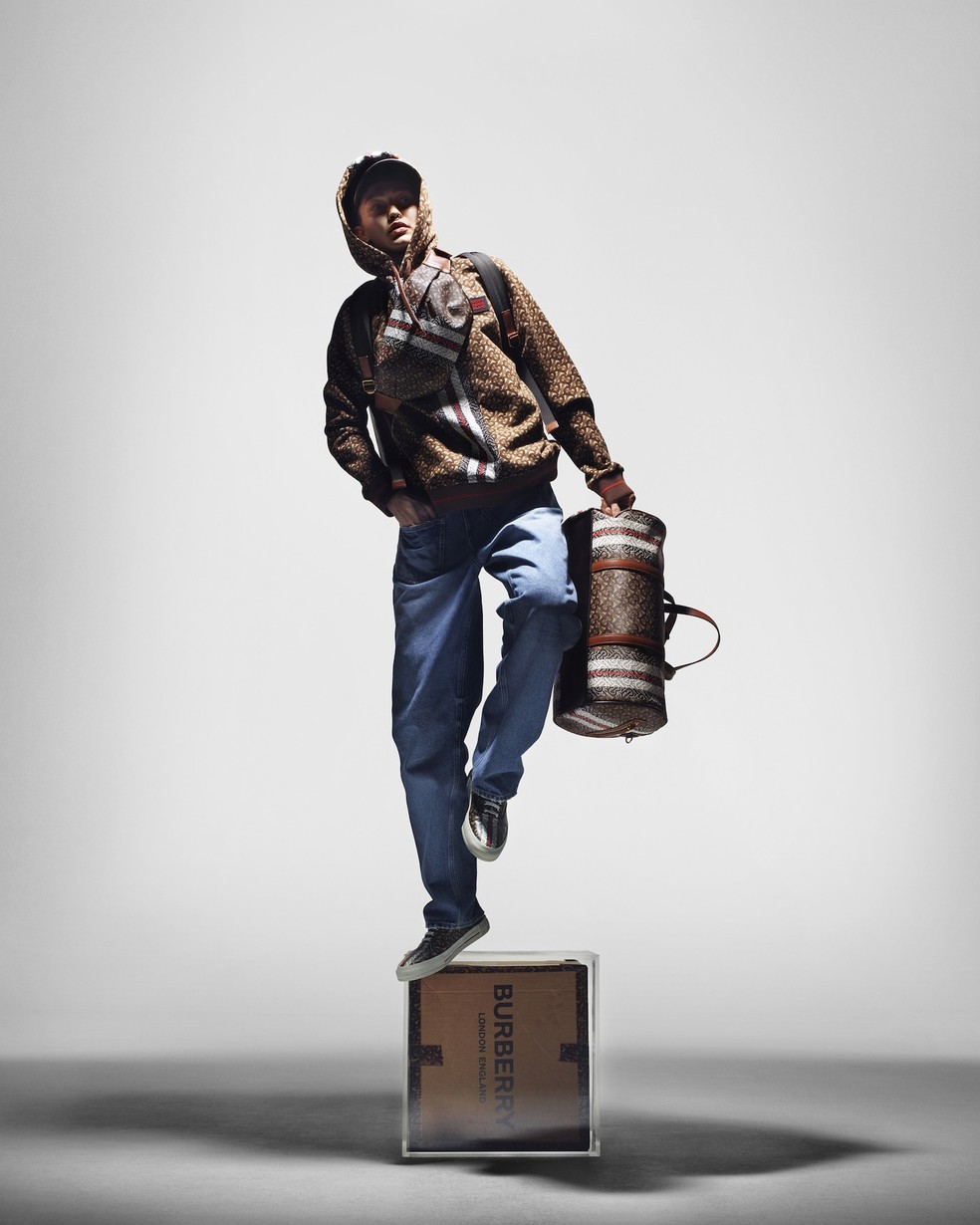 Novo monograma da Burberry ganha coleção-desejo