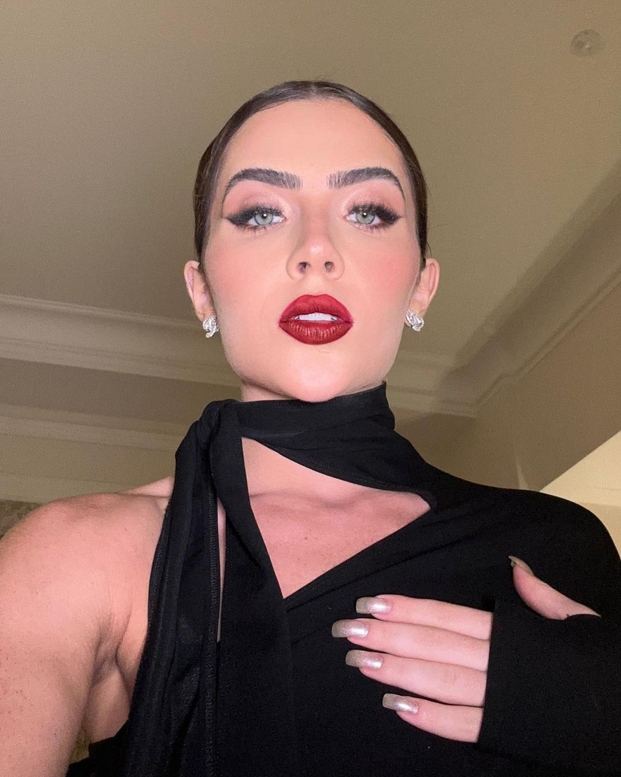 Jade Picon exibe megaprodução em foto sem filtro