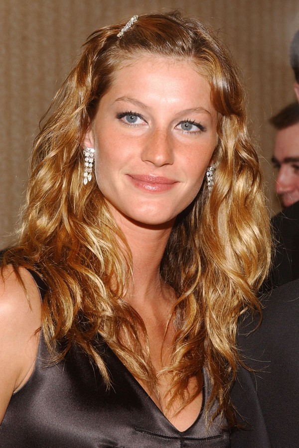 Os 20 momentos de beleza mais icônicos de Gisele Bündchen ao longo da ...