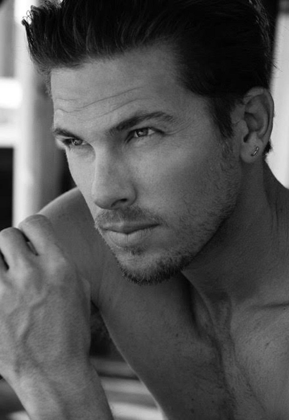 Adam Senn: ator, modelo e... namorado de Thaila Ayala!