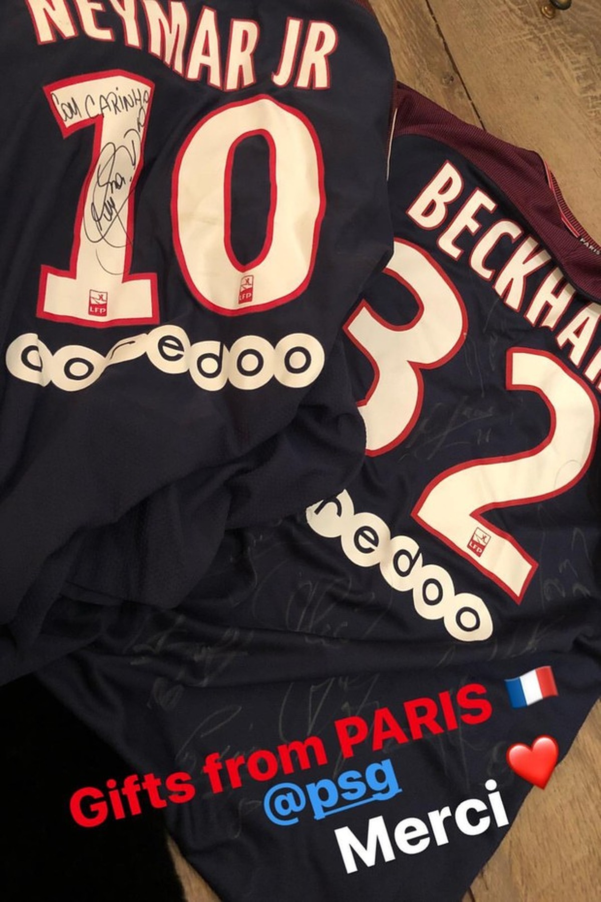 David Beckham ganha camisa do PSG autografada por Neymar