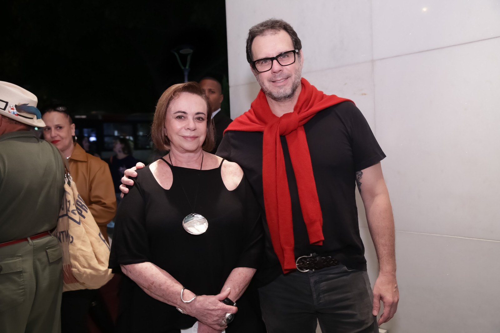 Mara Mac comemora o lançamento do seu “Manifesto do Luxo Simples'