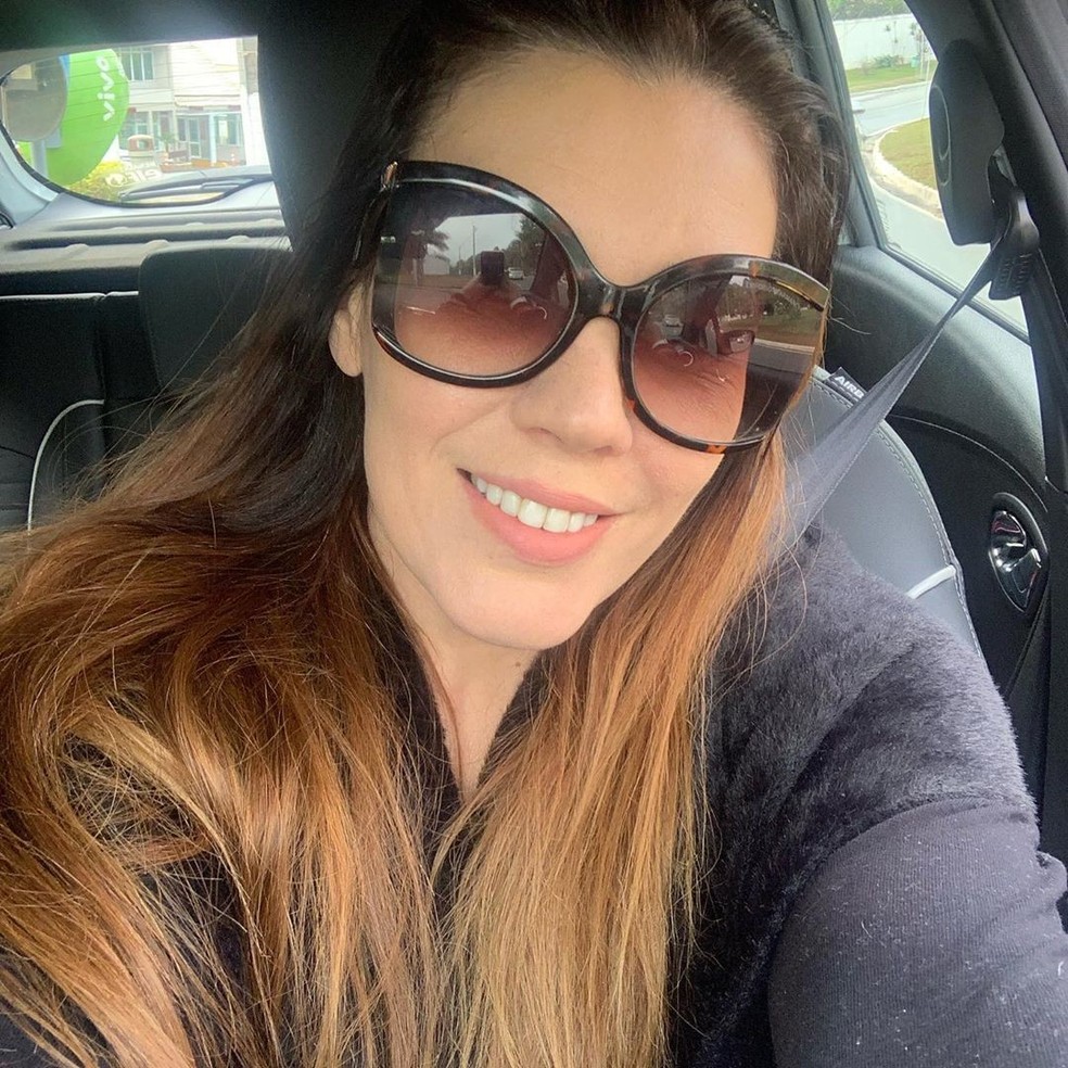 Simony fala sobre vida de solteira: 'Não quero nada com ninguém'