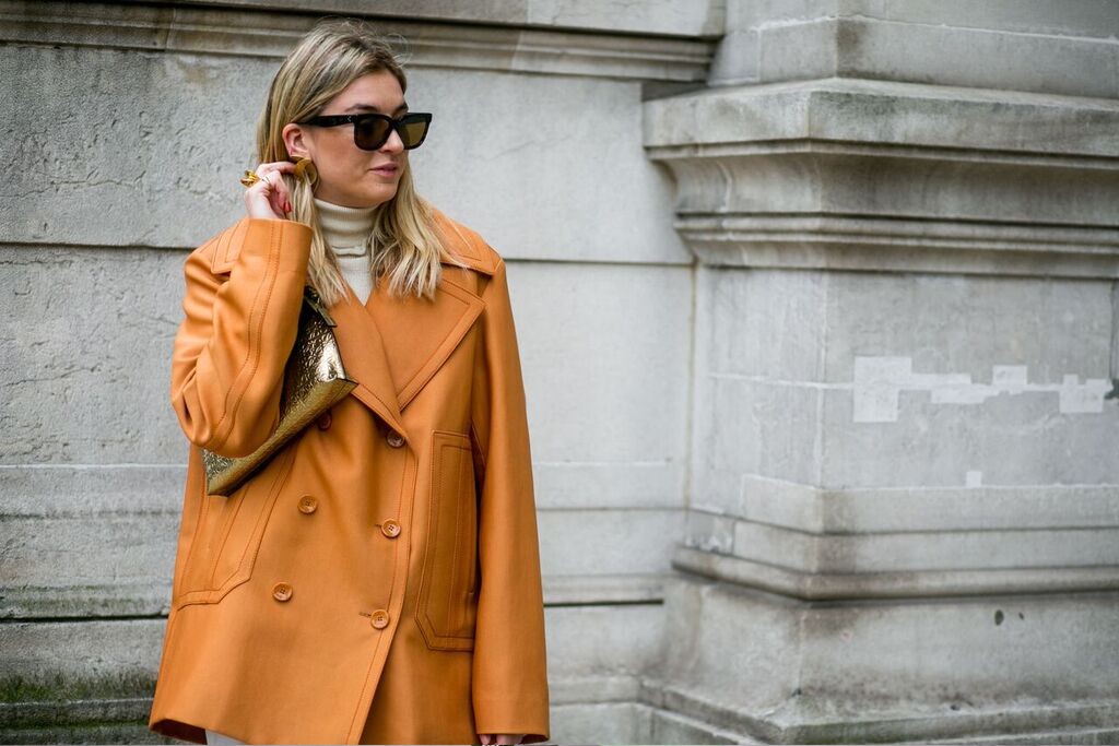 Street style: cores lavadas adocicam as ruas da semana de moda de Paris