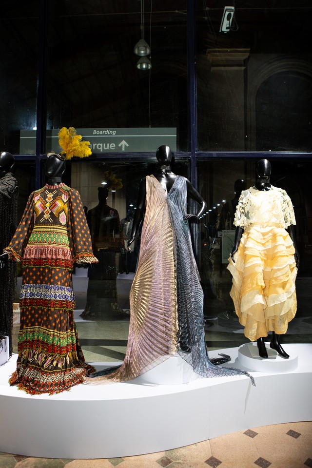 Confira os 50 nomes que participaram da exposição de moda do Vogue Celebra