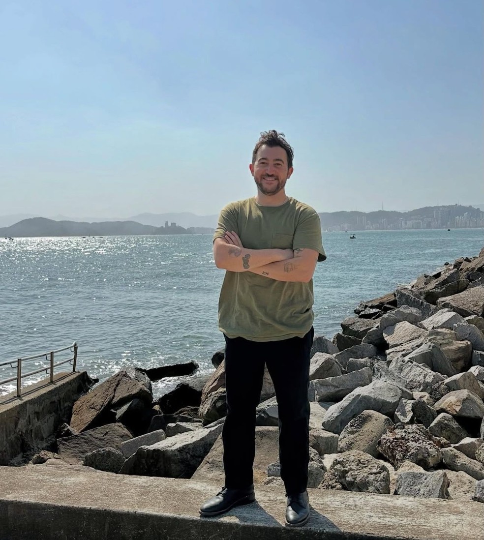 Vincent Martella, o Greg de 'Todo Mundo Odeia o Chris', chega a Santos