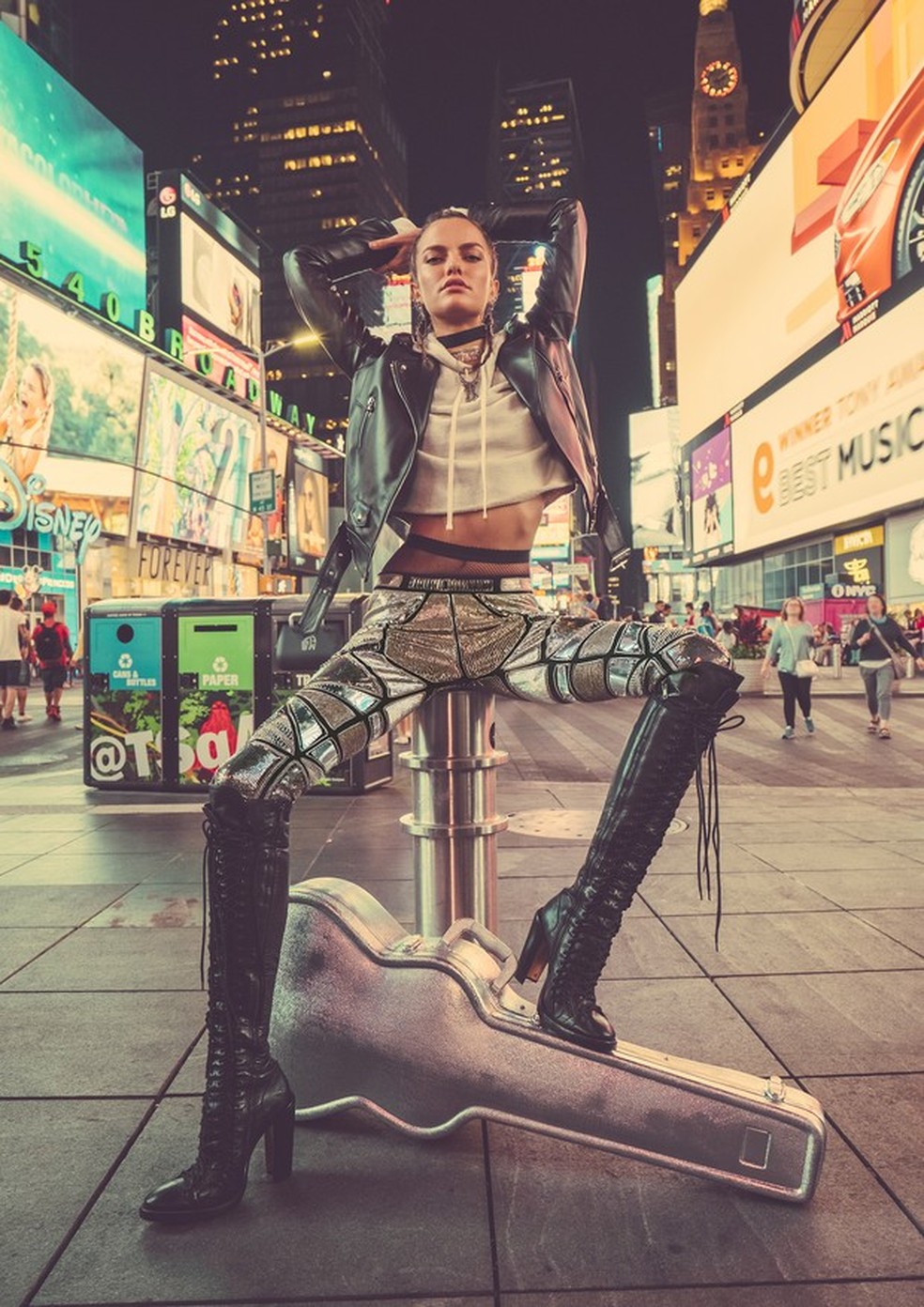 Rocking The Big Apple: Barbara Fialho invade a Times Square