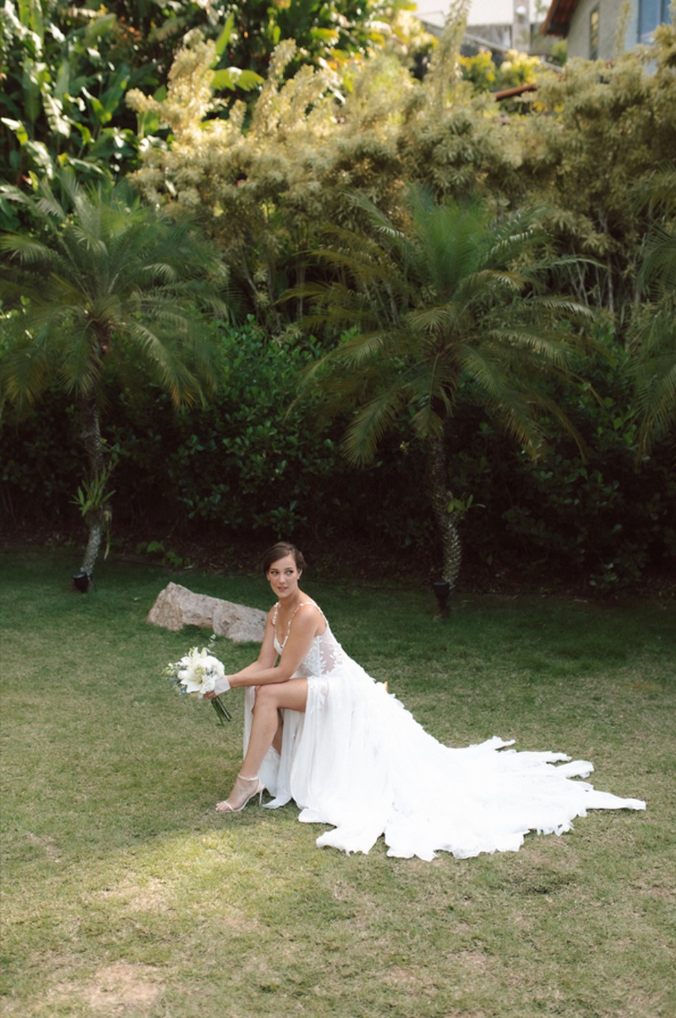 Adriana Birolli se casa com o diretor Ivan Zettel em cerimônia ...