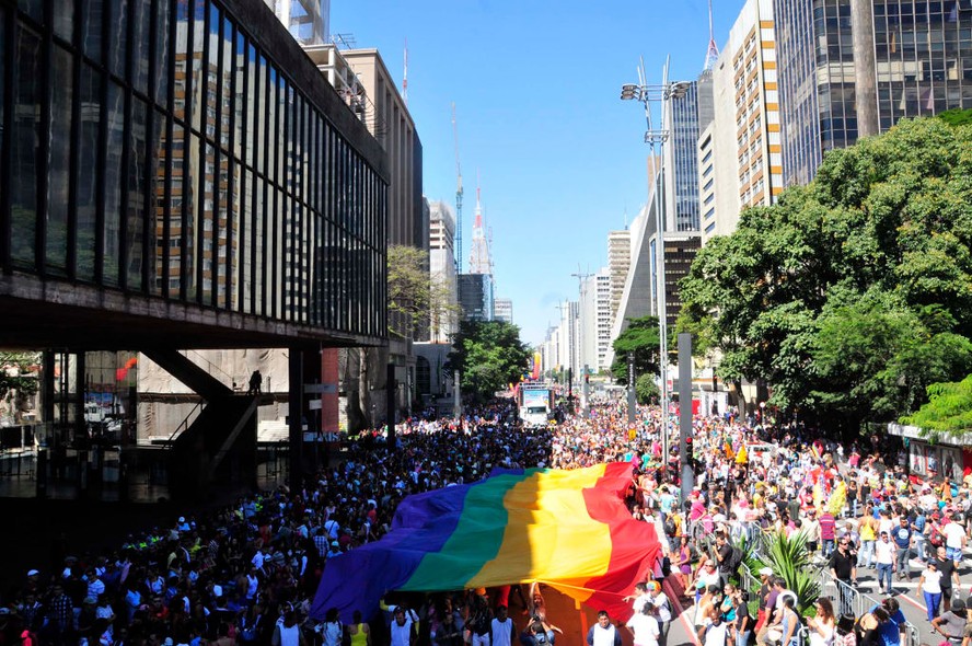 Parada LGBT+ de São Paulo 2026: Pabllo Vittar, Gloria Groove e quem ...