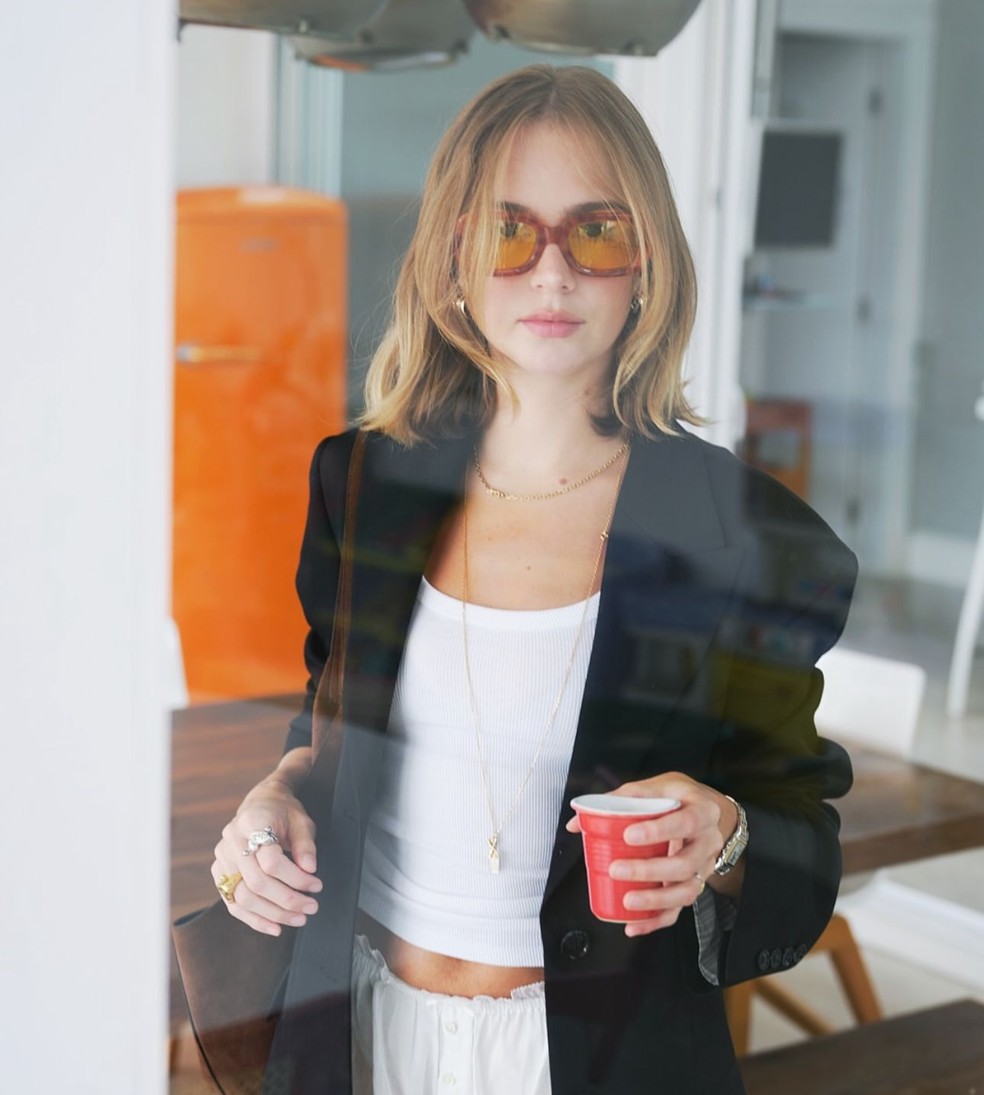 Isabella Scherer esbanja beleza e estilo em novo ensaio