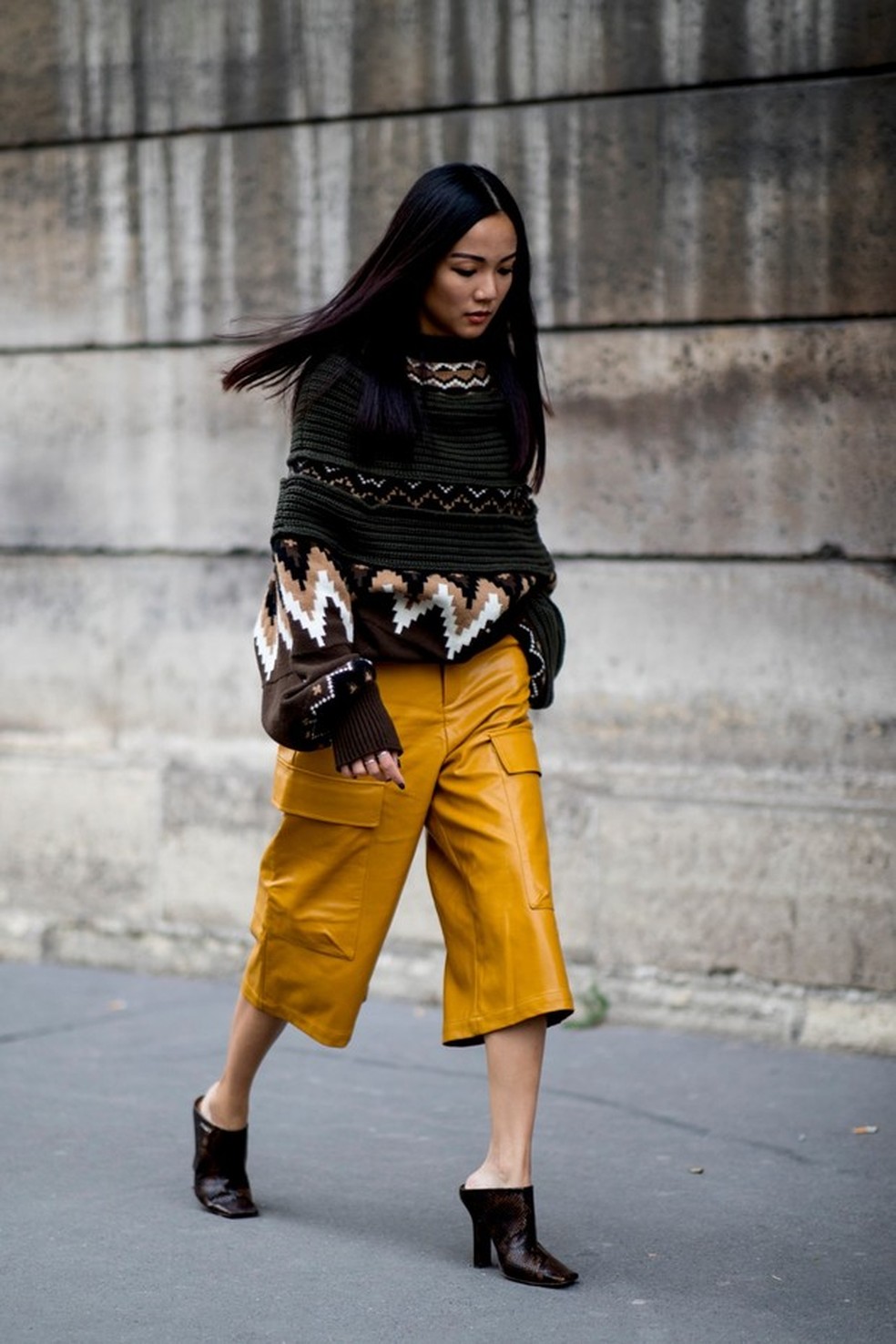 Bermuda é a peça-chave do verão 2020 – inspire-se no street style de Paris!