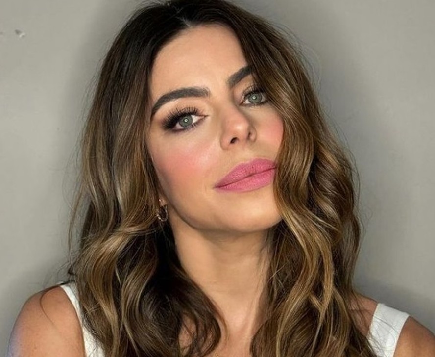 Daniella Cicarelli arranca suspiros com produção de beleza
