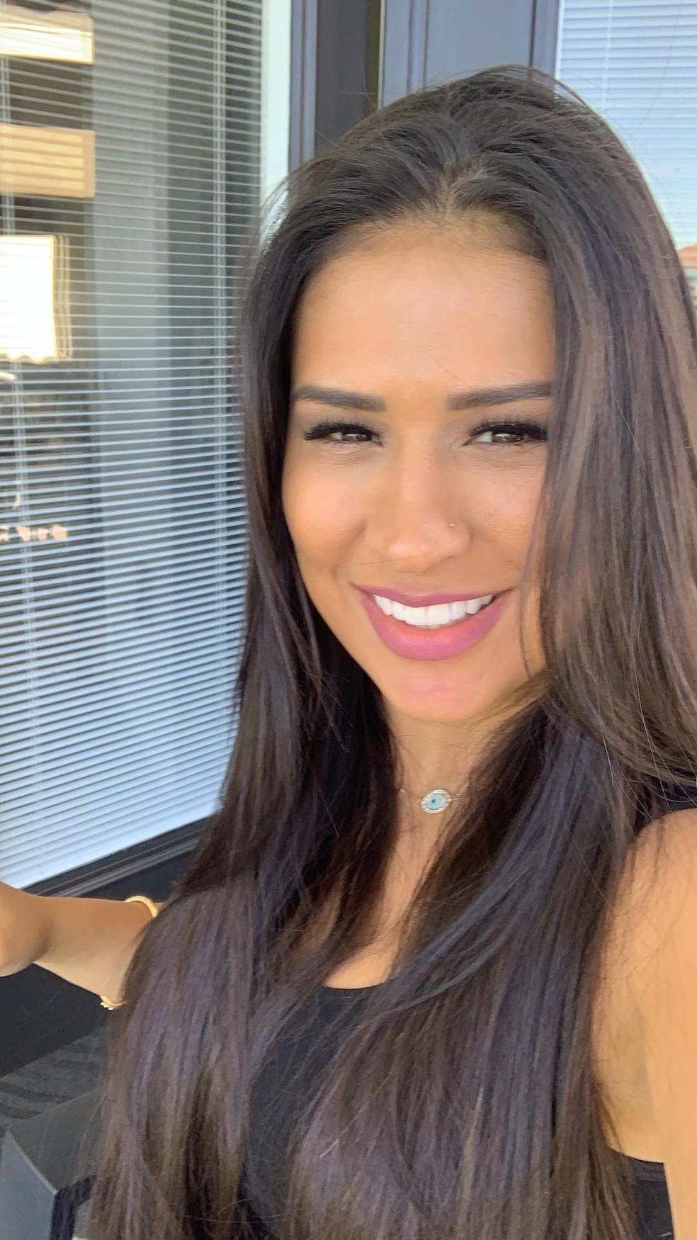 Simone surge produzida na web e joga a real: 'tem dias que eu não tô ...