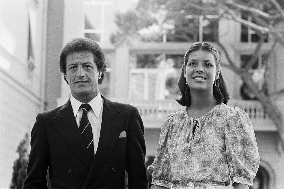 Morre aos 85 anos Philippe Junot, primeiro marido da princesa Caroline ...