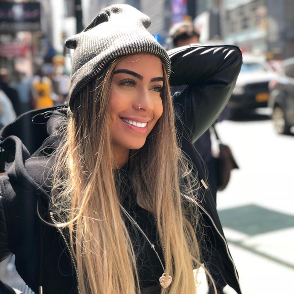 Rafaella Santos sorri em NY | Celebridades | Vogue