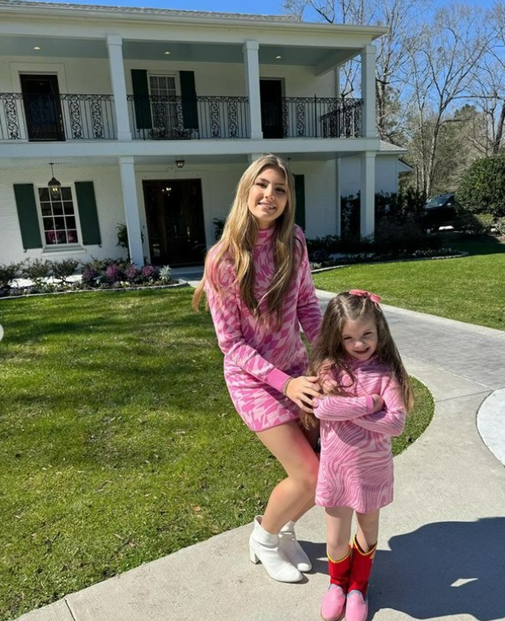 Jamie Lynn Spears posa com filha e impressiona por semelhança