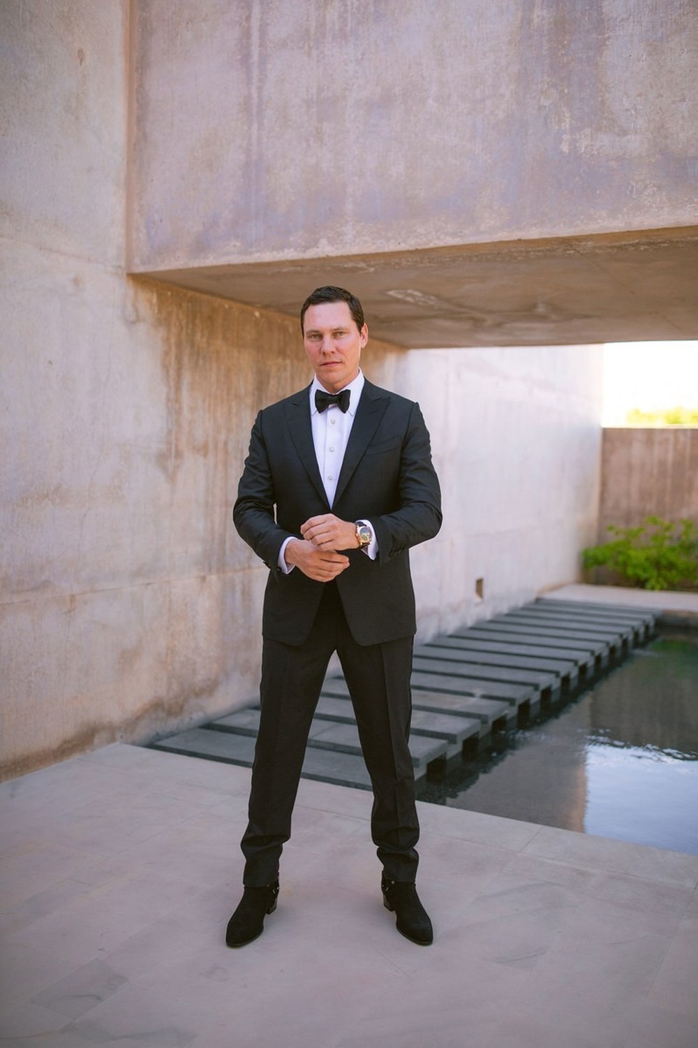 DJ Tiësto se casa com modelo Annika Backes