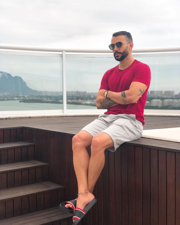 Kelly Key e Mico Freitas posam em nova cobertura no Rio de Janeiro