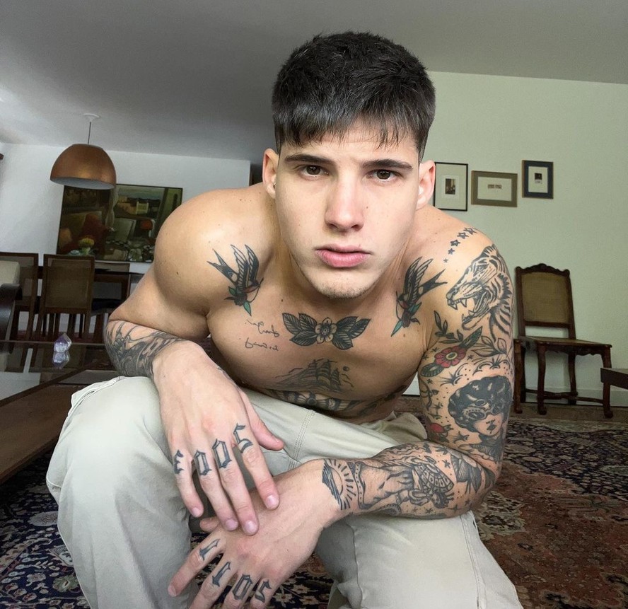 Gabriel Tavares, da Casa de vidro do BBB23, viraliza nas redes sociais