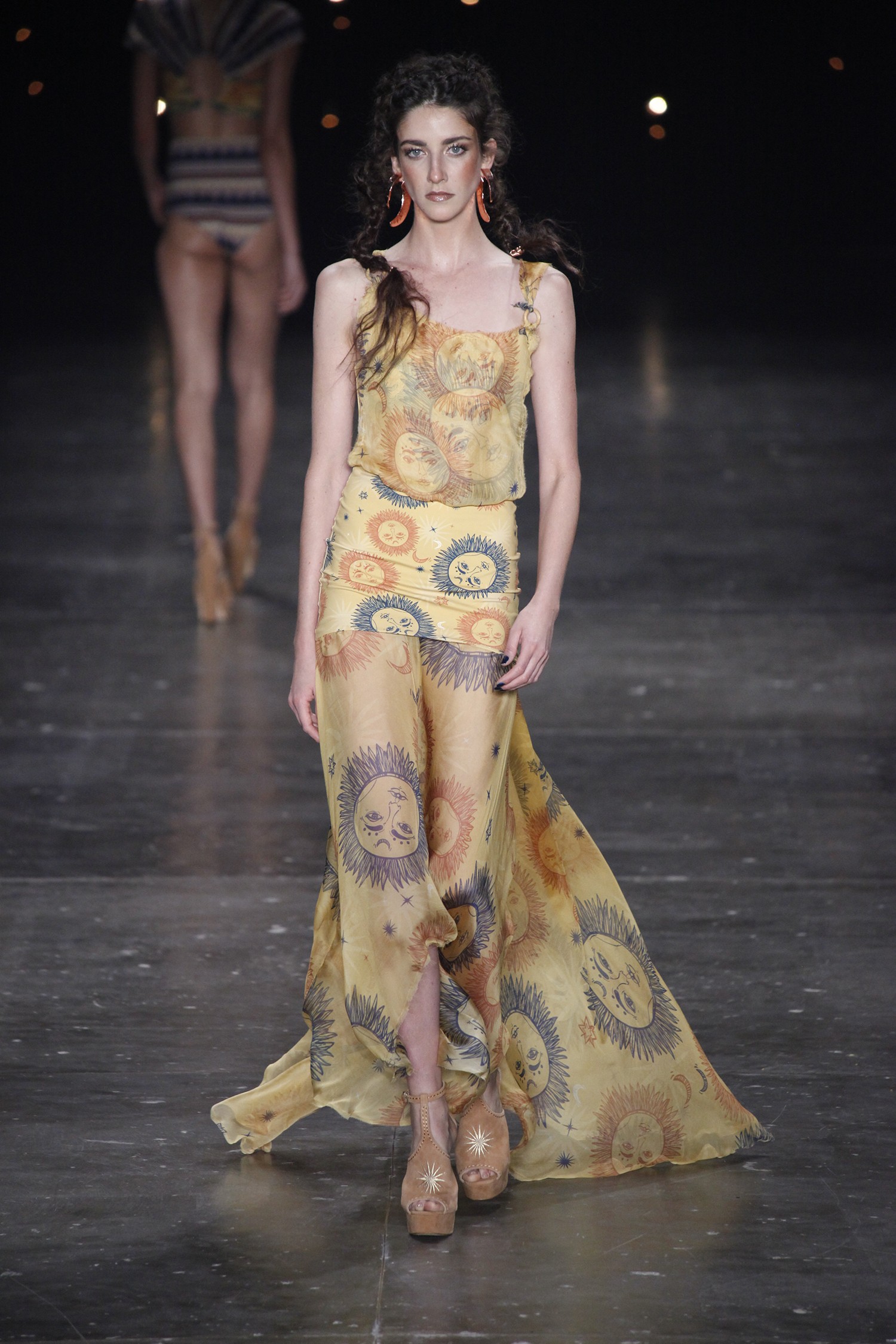 Triya aposta no étnico que bebe no místico