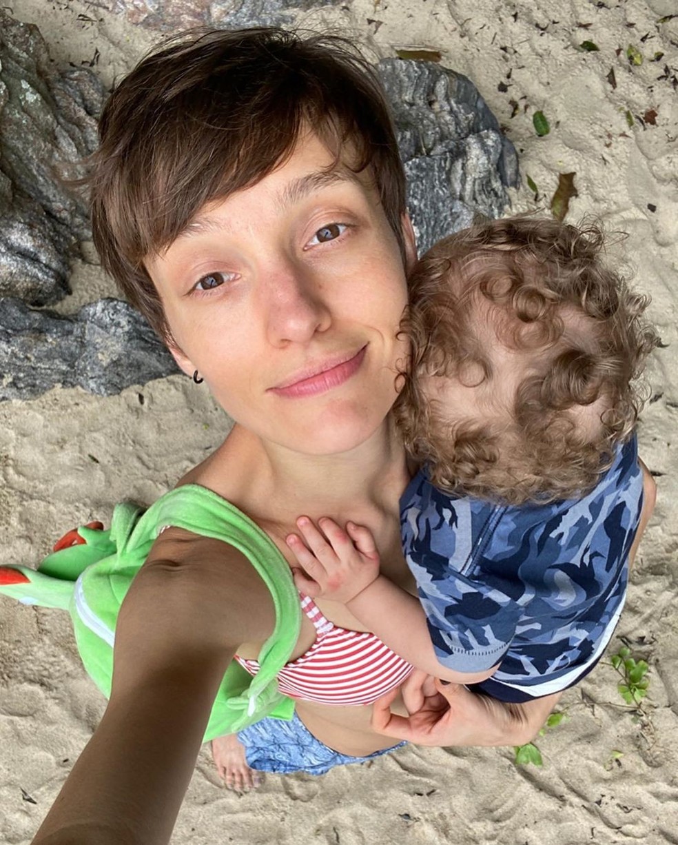 Isabel Hickmann surge perfeita de biquíni, mas mostra realidade dos ...