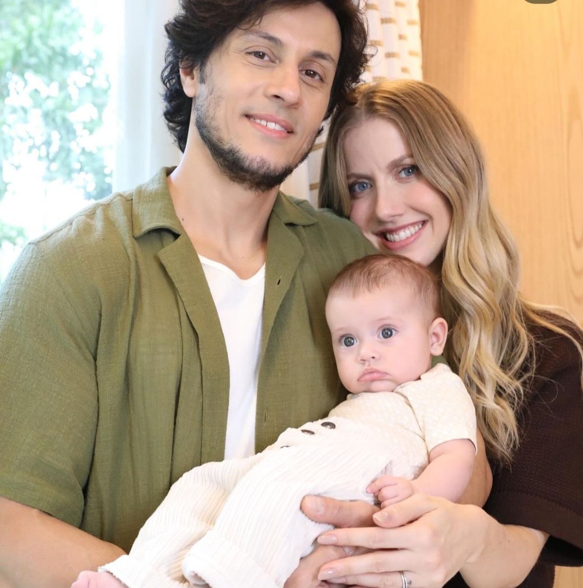 Thiago Mansur se declara para Gabriela Prioli em aniversário