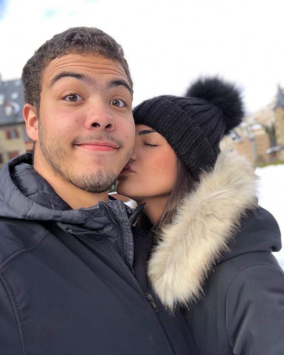 Ronald curte estação de esqui em clima de romance