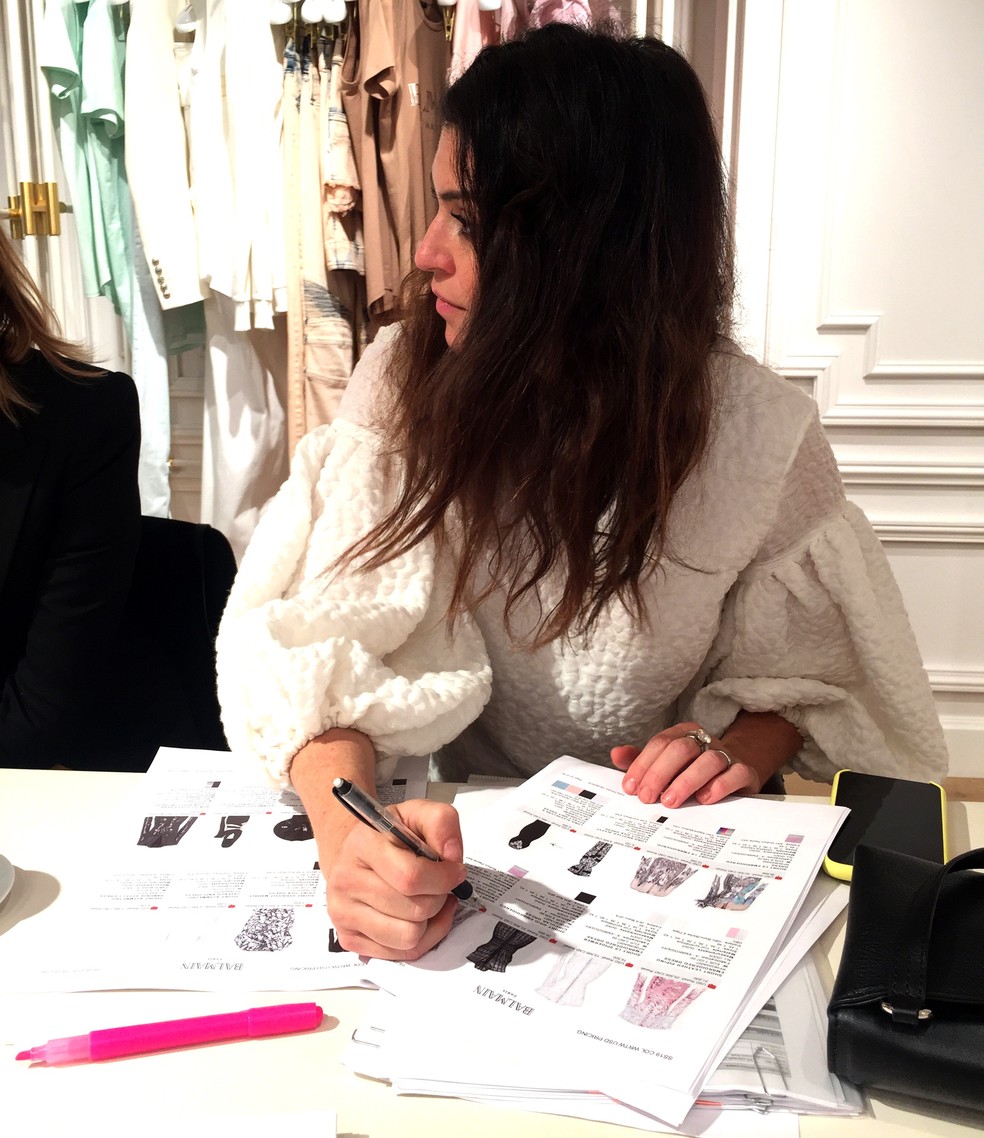 Natalie Klein mostra como uma coleção vai das passarelas às araras da ...