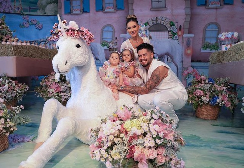 Unicórnios de 6 metros, 30 mil balões e pônei de verdade: saiba como foi a festa da filha de ...