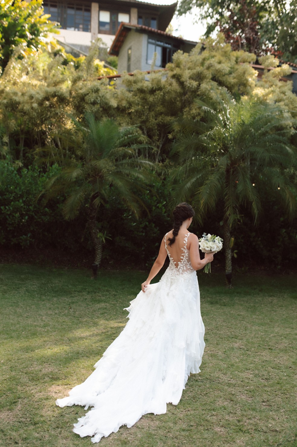 Adriana Birolli se casa com o diretor Ivan Zettel em cerimônia ...