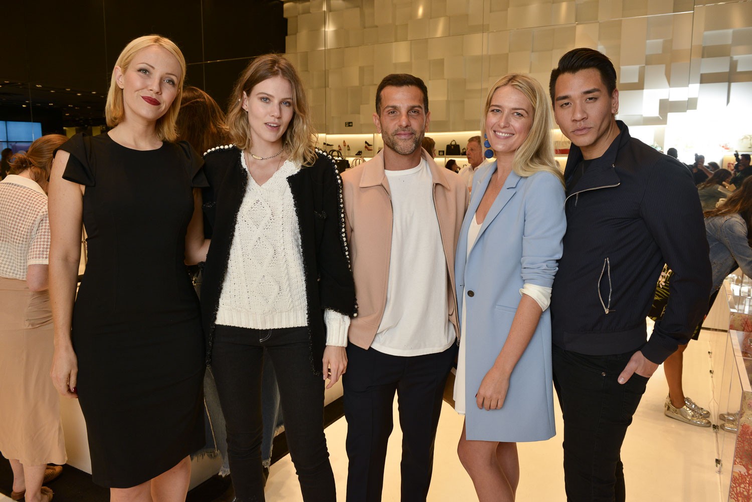 Schutz lança alto verão 2017 em evento com top team de stylists americanos