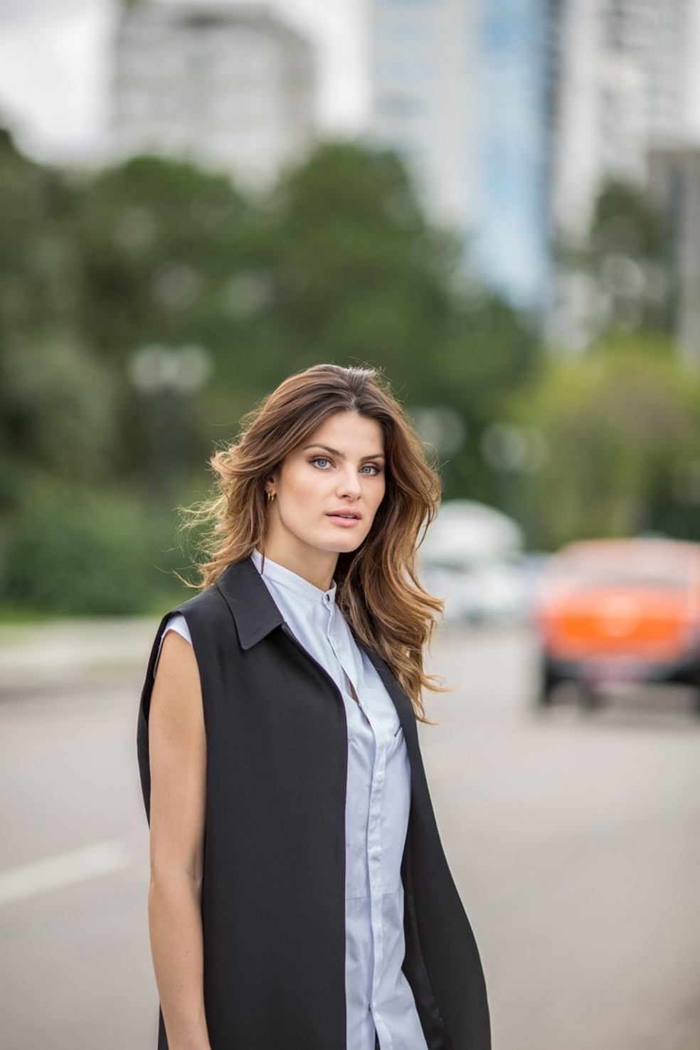 Isabelli Fontana retorna a Curitiba para campanha e reflete sobre suas ...