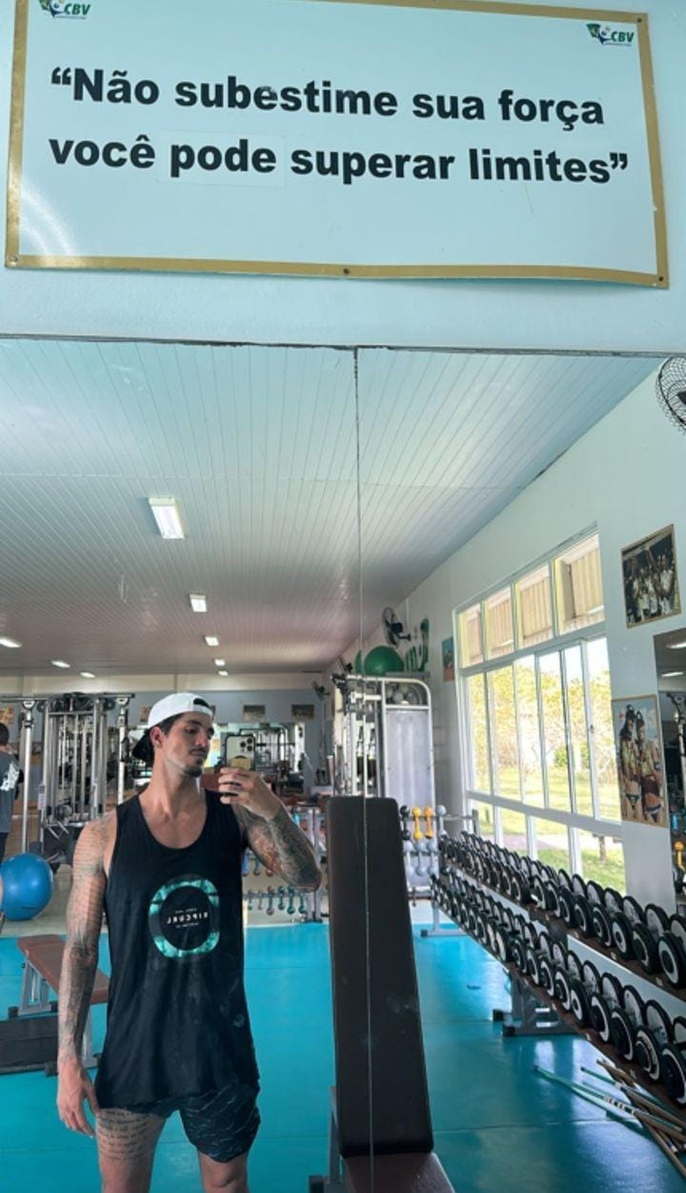 Gabriel Medina motiva fãs ao posar em academia