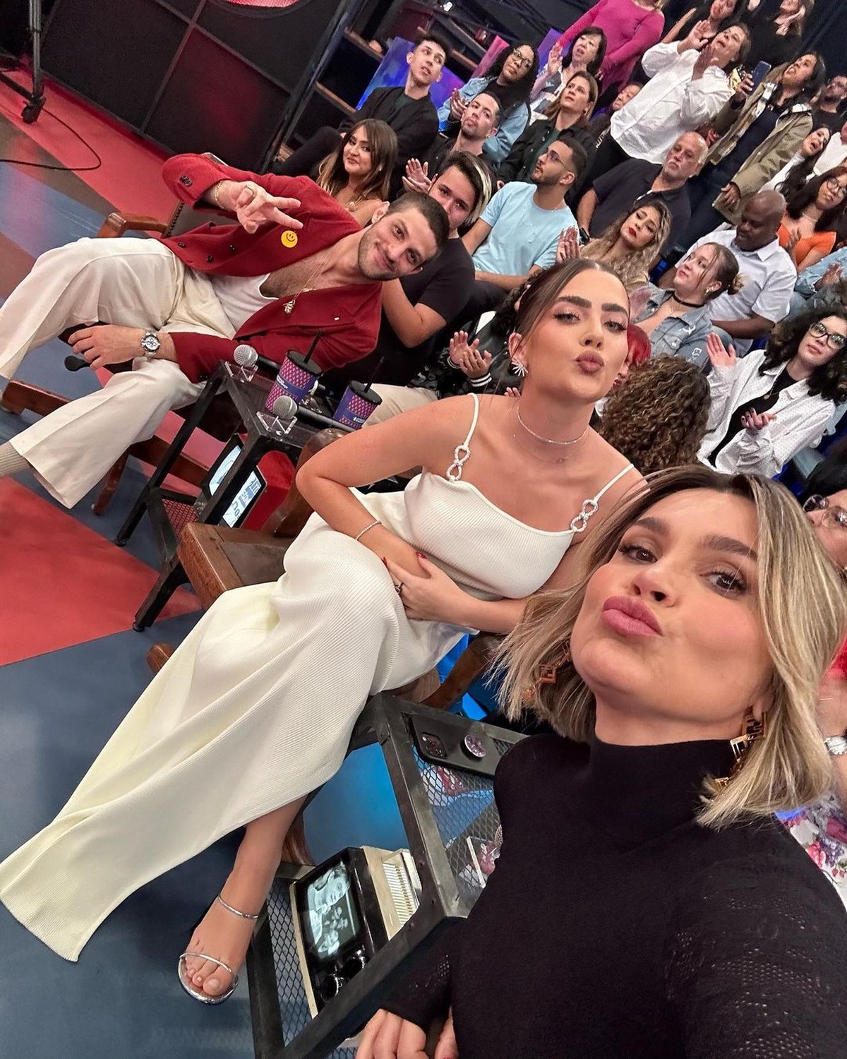 Flávia Alessandra abre álbum dos bastidores do 'Altas Horas' e 'Criança ...