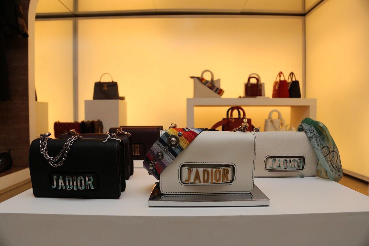Dona Santa recebe trunk show da Dior
