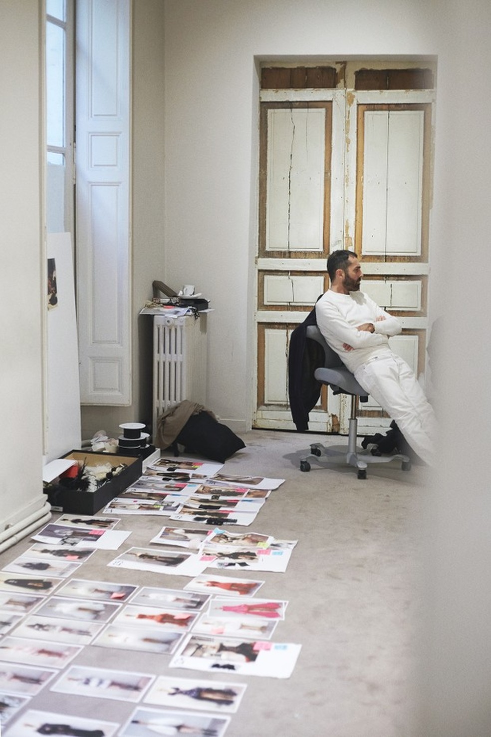 Entre no ateliê de alta-costura de Giambattista Valli