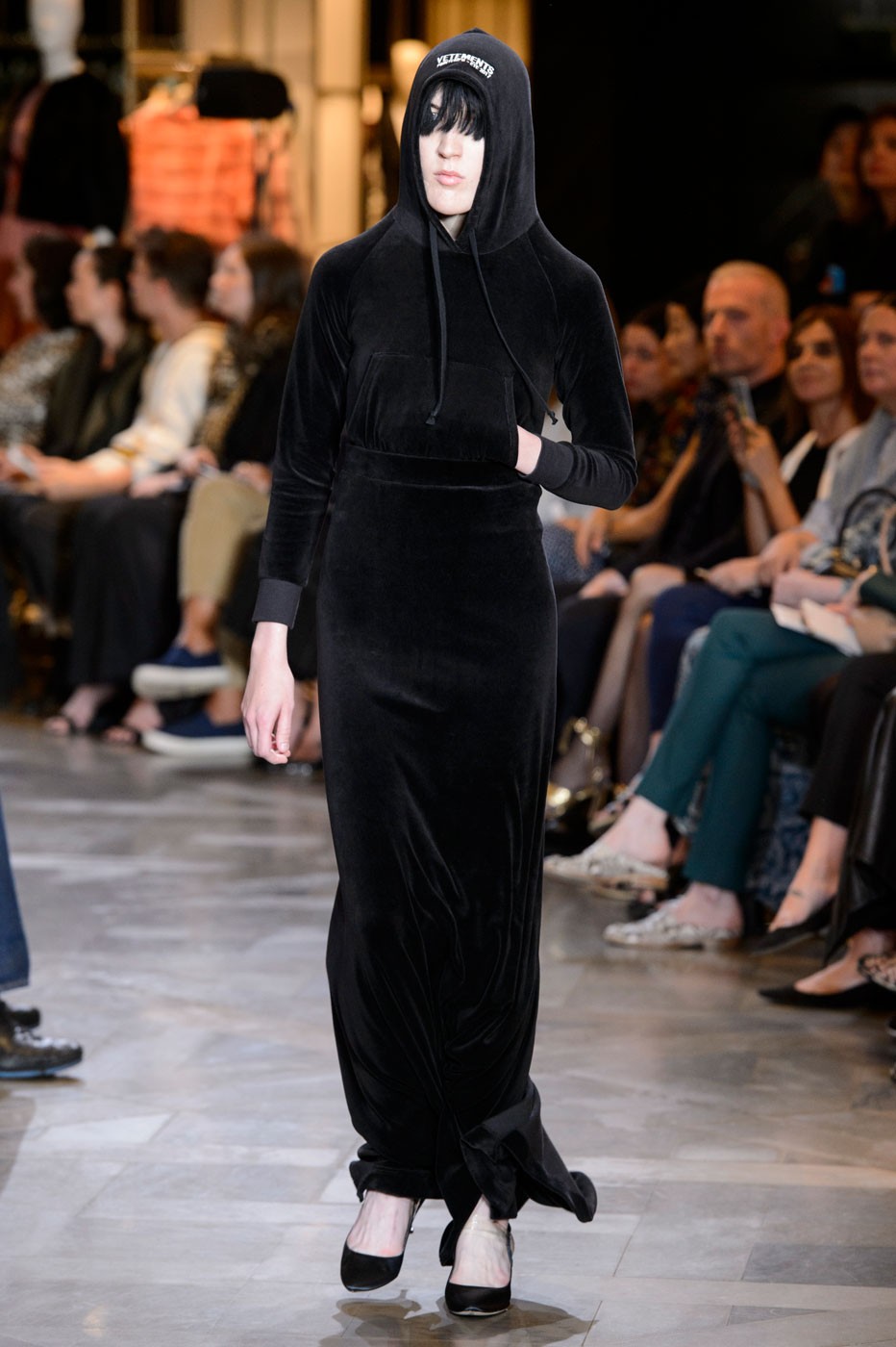 Vetements ocupa Galeries Lafayette com coleção repleta de parcerias