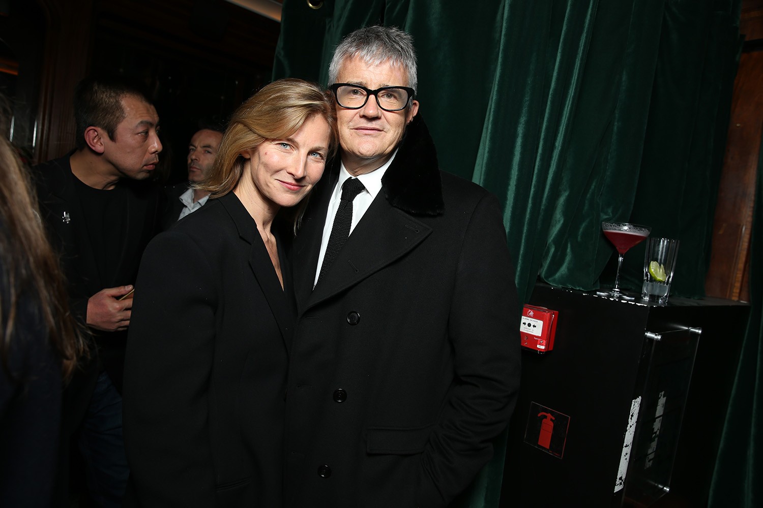 Miu Miu celebra desfile de inverno com after-party em Paris